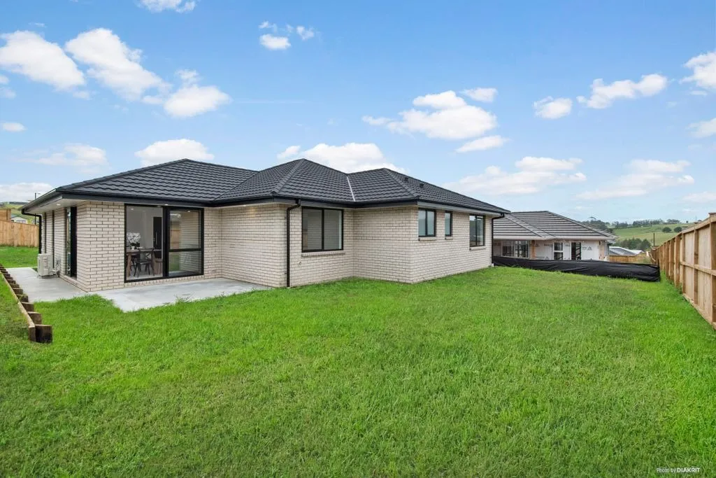 11 Paul Way – Beautiful 3-Bedroom Home in a Quiet